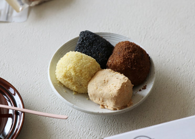 강릉 중앙시장 먹거리 기념품 강릉사임당인절미 가격 맛 네이버 블로그