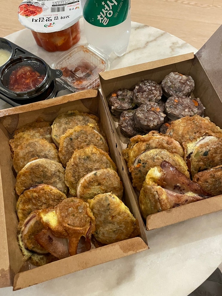 🦑 강릉중앙시장맛집 줄서서 먹는 따끈한 강릉오징어순대 포장후기🛍️ 네이버 블로그
