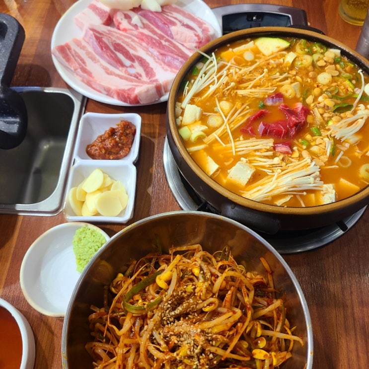 대구 북구 서변동 맛집 인사동고깃집 서변동점 전골냄비에 담겨져 나오는 된장과 드라이에이징 고기가 나오는 동네 맛집