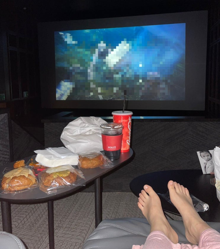 연남스위트시네마 프리미엄영화관 / 홍대CGV특별관 / C열 좌석시야 : 네이버 블로그