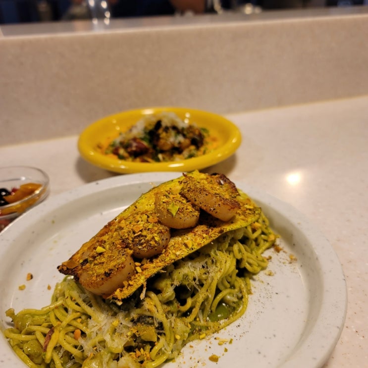 [KUNA 쿠나] "성수" 문어 당근퓨레&바질페스토 파스타 : 네이버 블로그