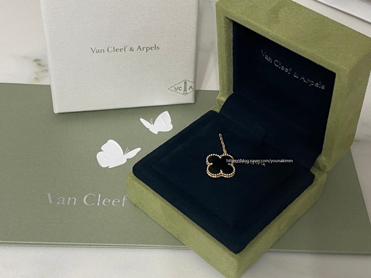 [반클리프앤아펠/Van Cleef & Arpels] 알함브라 빈티지 오닉스 : 네이버 블로그