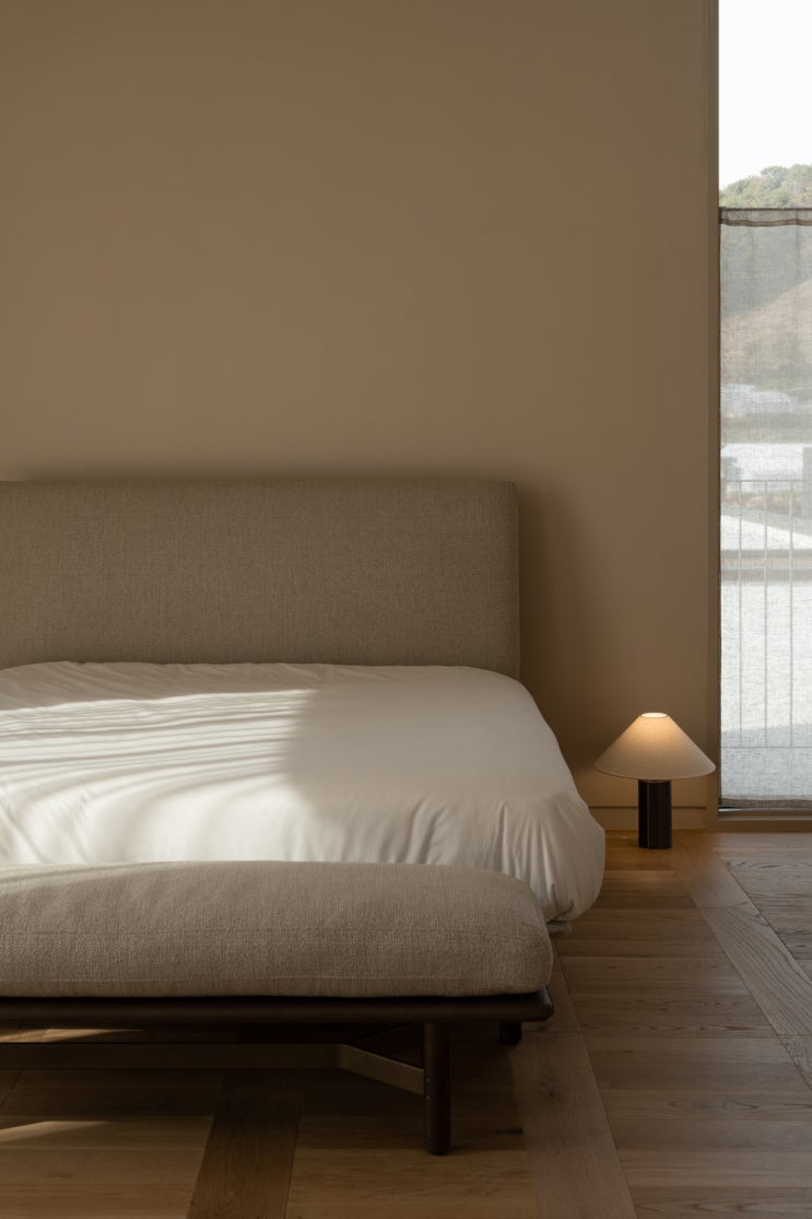 D8(DISTRICT EIGHT) 스틸트 베드 & 스틸트 벤치 : 네이버 블로그