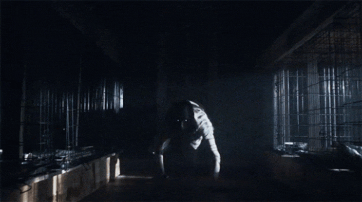 소름 끼치는 creepy, 건물이 황폐한 dilapidated, 노쇠한 decrepit, 삐걱거리는 가구 rickety 어원 ...