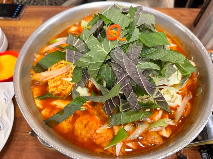 홍대연남동합정 연남동 맛집추천 또보겠지떡볶이집 붕붕허니비점홍대맛집즉석떡볶이and버터갈릭피규어and소품샵디즈니포장주차