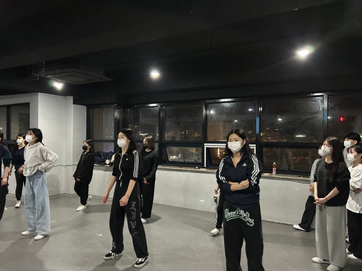 창원댄스학원마산댄스학원 창원 도계동에 위치한 그라운디댄스학원의 전문입시반 학생들의 힙합수업 네이버 블로그