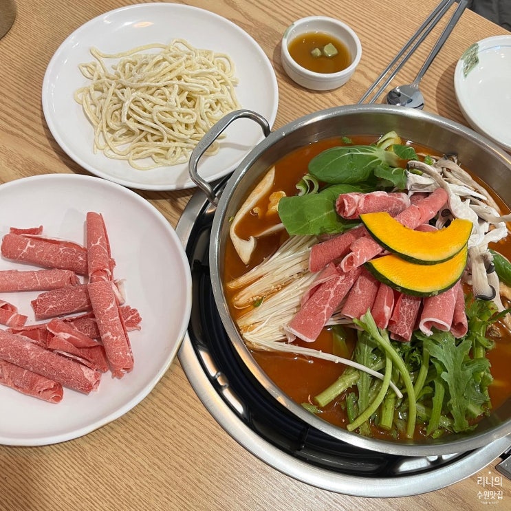 추운 겨울에는 따뜻한 만두전골이 최고 권선동맛집 본만두 권선점 리뷰 얼큰소고기만두전골 네이버 블로그