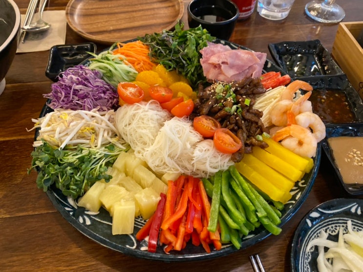 범계 인더비엣 쌀국수는 안 먹어봐서 모르겠지만 돼지바베큐 월남쌈 아삭아삭 맛있다 네이버 블로그