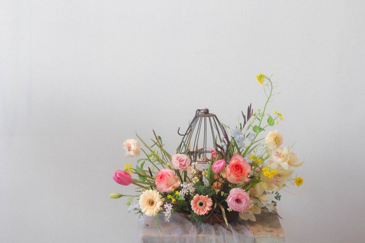 새장장식 센터피스, 배곧 꽃집 온실안플라워 추천 : 네이버 블로그