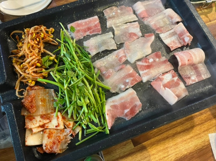 미나리를 무한리필로 먹을 수 있는 대패삼겹살 맛집 대전 오류동 고기집 구일대패 네이버 블로그