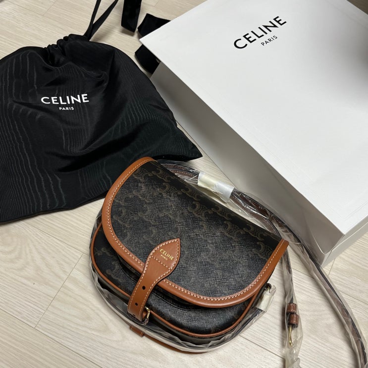 신세계백화점 타임스퀘어점 Celine 셀린느 폴코백 구매 후기(feat. 미니베사체) : 네이버 블로그