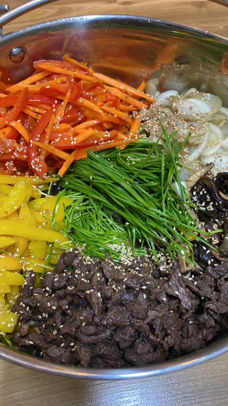 [오늘의 명절요리] 𖤐 잡채 (ft. 마카롱여사님의 소문난 잡채) 𖤐 : 네이버 블로그