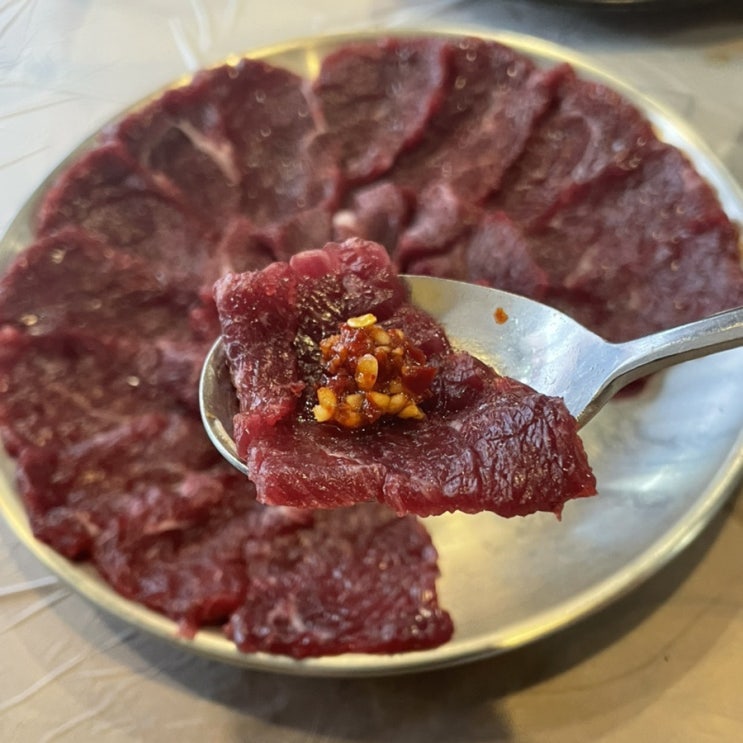 부산 육회 맛집 하단에서 싱싱한 뭉티기를 즐길 수 있는 ‘옛집 뭉티기 통문어 가성비 최고 세트메뉴 추천 네이버 블로그