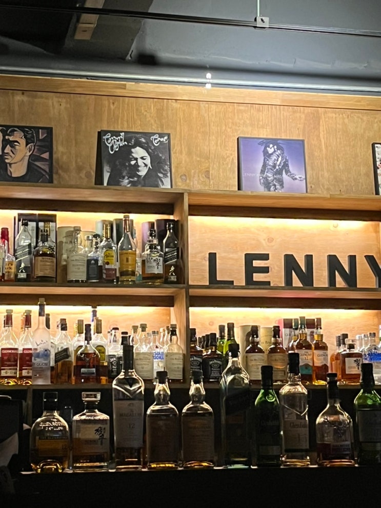 [레니 LP바] 혼자거나 여럿이거나, 양재천 분위기 좋은 LP바 : 네이버 블로그