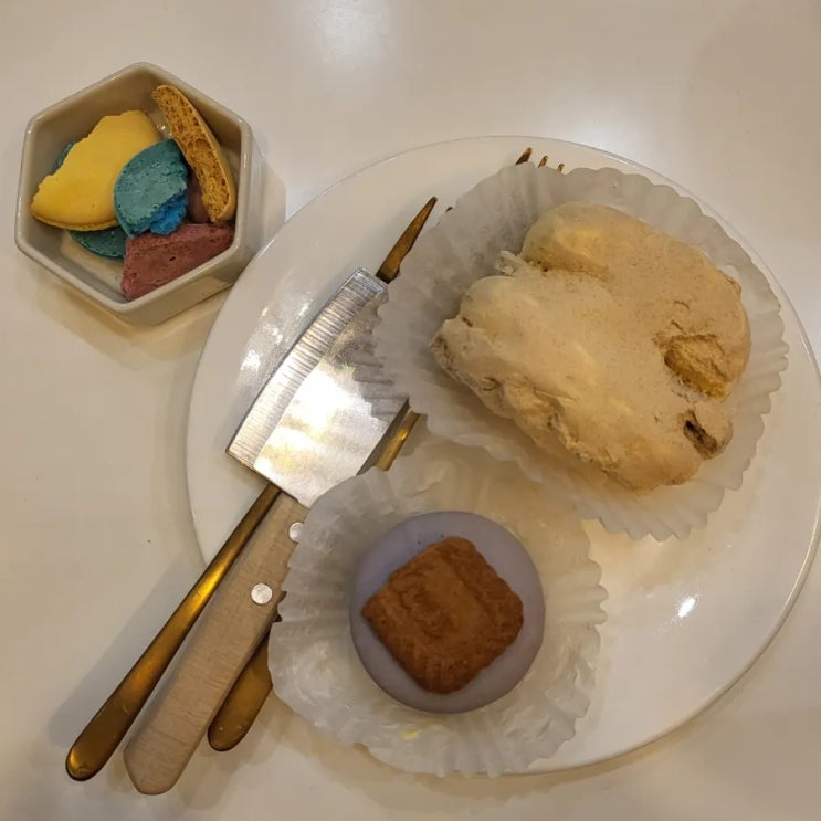 인천 부평구 부평역 데이트코스 마카롱 케이크 디저트 카페 맛집 선물용 디저트 배달 소포 포장 황홀스레 네이버 블로그
