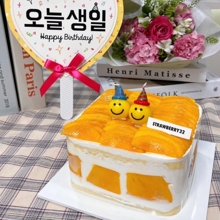 홍대·연남동 케이크 @스트로베리32 연남본점, 생망고케이크 : 네이버 블로그