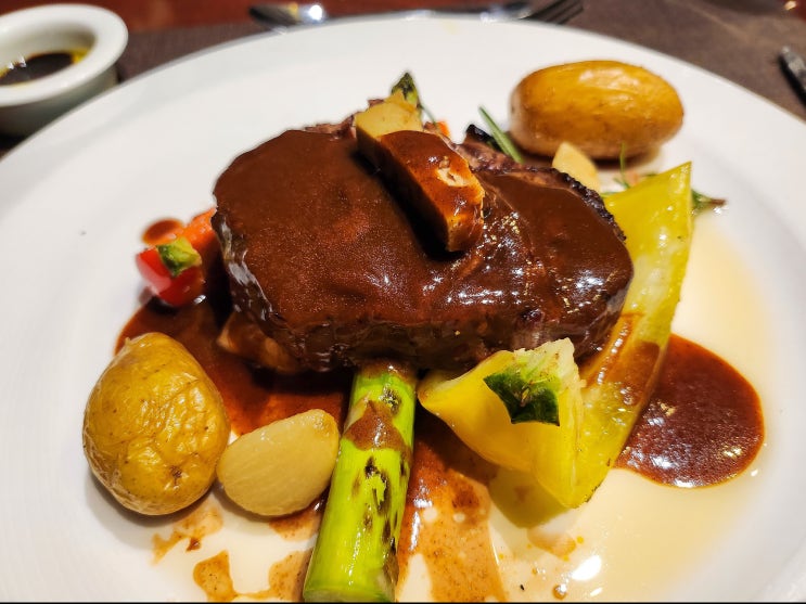맛집 리뷰 속초 양식 레스토랑 맛집 더 퀸 켄싱턴호텔 설악점 저녁식사 후기 스테이크 가족모임 여왕의 만찬 코스