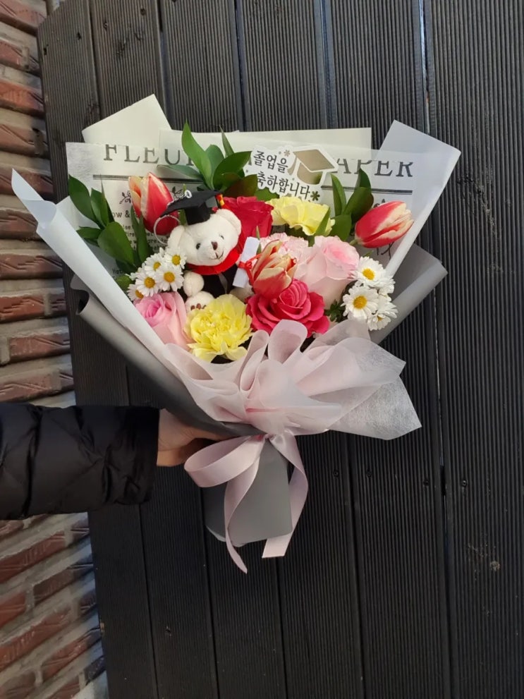 졸업식꽃다발👩🎓🧑🎓 미리 예약부탁드려요 동대문구꽃집 휘경동꽃집 꽃봄우리 회기꽃집 외대꽃집 장안동꽃집 중랑역꽃집 중랑교꽃집