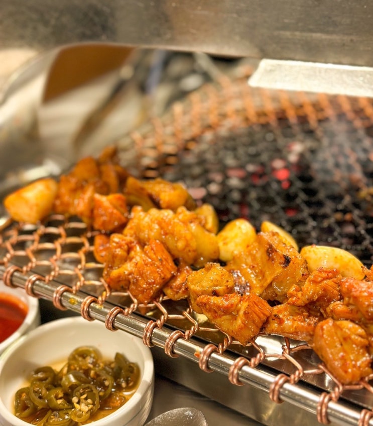 분당 수내맛집 세광양대창 모듬구이 김치우동 잘 구워주셔서 너무 맛있다 그동안 우린 음식과 술에 집중하자