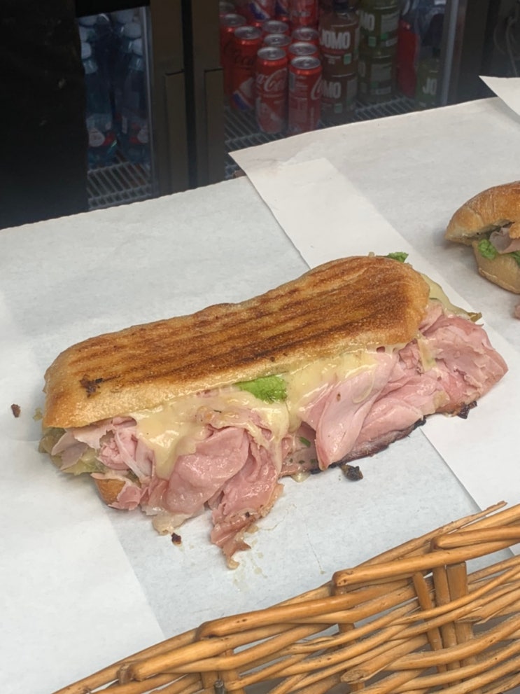 Paris 3구 / Chez Alain Miam Miam 셰 알랑 미얌미얌: 프랑스 샌드위치 (Marché des Enfants ...