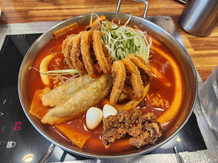 [홍대 맛집] 청년다방 떡볶이 2023년도 메뉴판, 통큰오짱떡볶이 후기 : 네이버 블로그