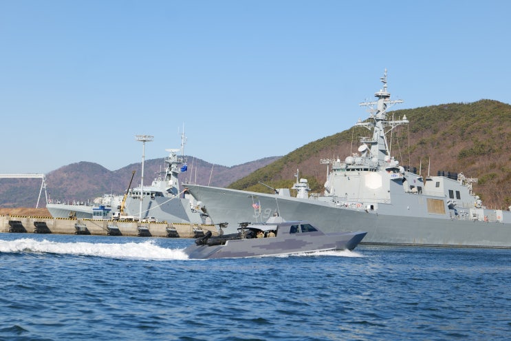 미해군 SEALs 특수작전 고속정 'CCM Mk1'···진해 전개 확인 : 네이버 블로그