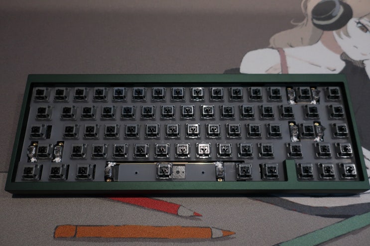 타건감, 타건음 모두 만족스러운 오울랩 링크65 그린 키보드, Owlab Link65 Green Keyboard 무게 측정 ...