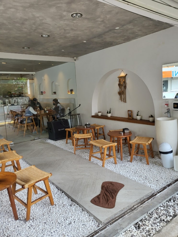 발리/발리덴파사르/발리커피/발리카페/in-Laws Coffee&Eatery : 네이버 블로그