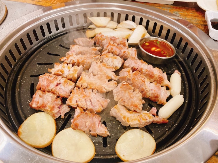 진영고기집 구워주는 숙성돼지고기 계란 프라이는 서비스ft고기고23 네이버 블로그