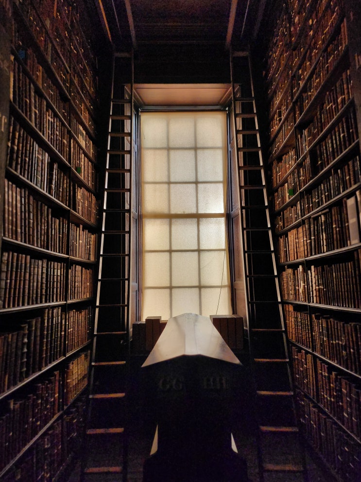 캘스의 서 (Book of Kells)와 롱룸 (Old Library), 트리니티대학교, 더블린, 아일랜드 : 네이버 블로그
