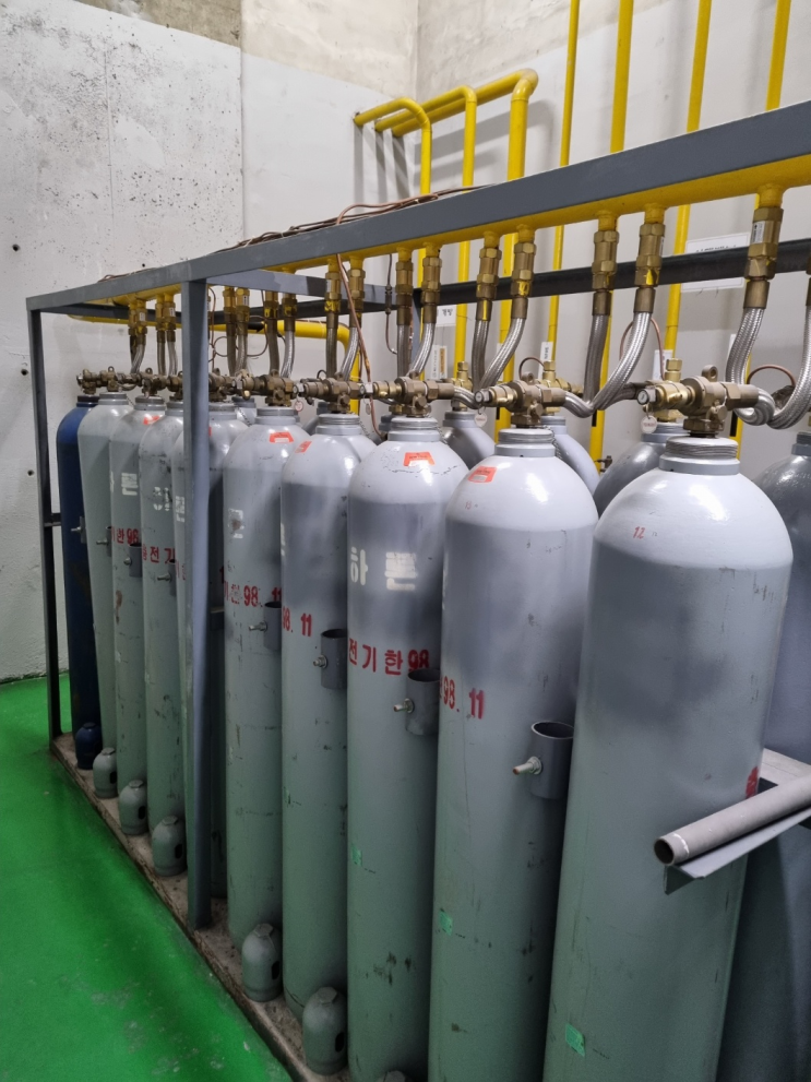 설치] 하론가스(Halon gas) 소화약제실 / FIX800 산소, 가스농도 현황판 설치공사 : 네이버 블로그