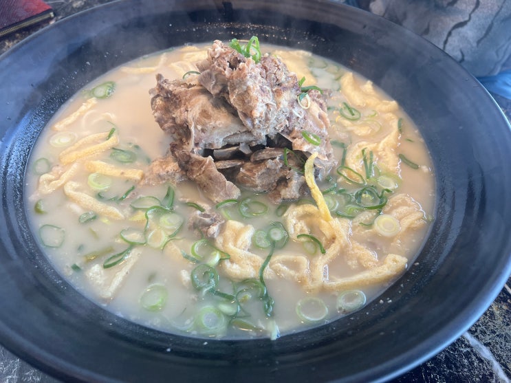 꽃길 식당대왕 뼈 고기 국수 바다가 훤히 보이는 뷰와 배 터지는 고기 국수를 맛볼 수 있는 곳 네이버 블로그