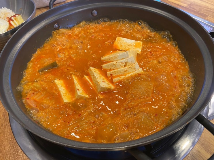 화곡역 맛집 엄마가 차려준 집밥이 생각나는 고기반햄반 김치찌개 네이버 블로그