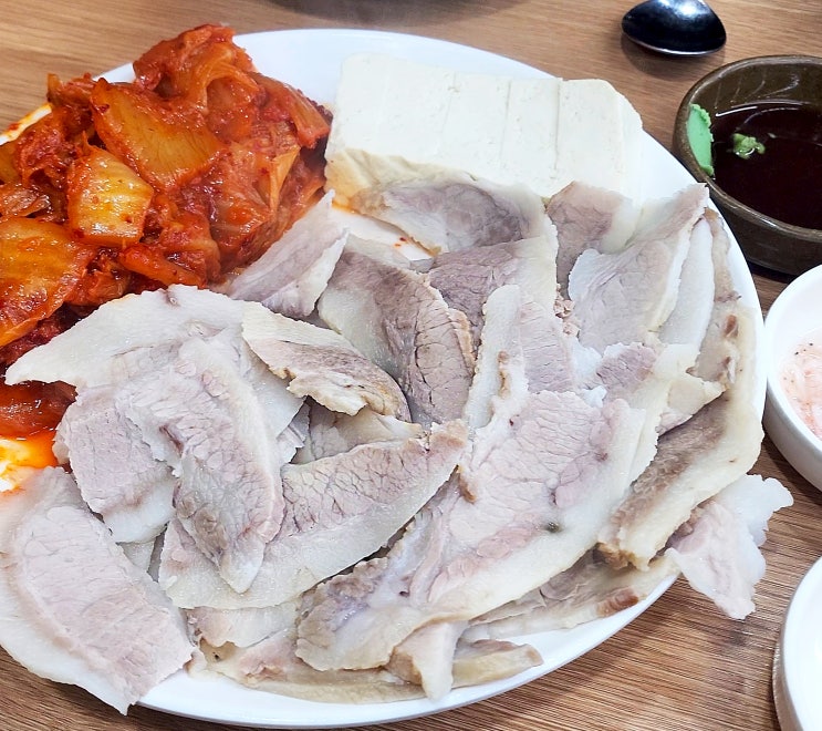 부산 수육백반 맛집 영진돼지국밥 남구청점 못골 밥집 후기 네이버 블로그
