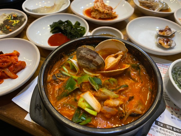 군산 맛집 다채로운 밑반찬과 푸짐한 고퀄리티 해물탕 해물찜 맛집 한소끔 맛은 있는데요 다신 안 가요 솔직 후기