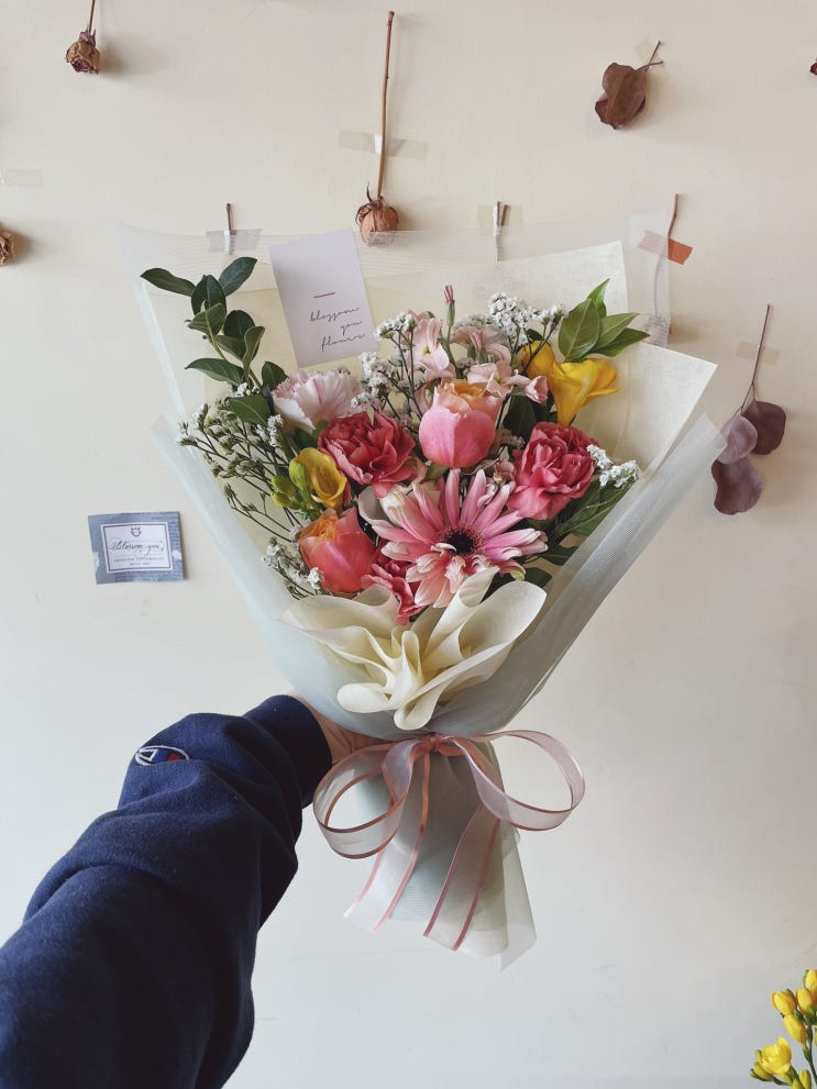 230209꽃다발졸업식꽃다발프리지아포인트파스타거베라졸업축하선물 네이버 블로그
