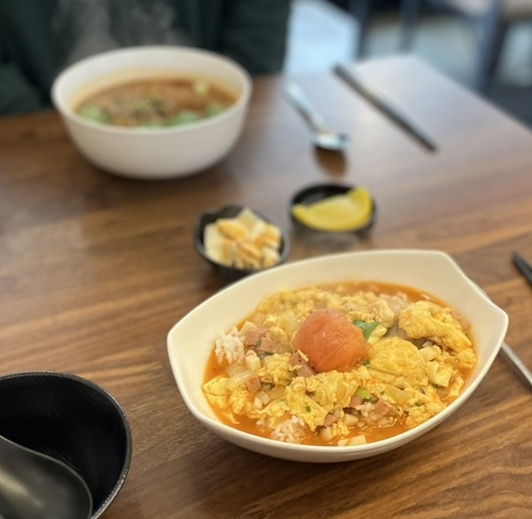 일상먹방)친구추천받고 간 전포동 '굿모닝홍콩' 우육면,토마토달걀덮밥,연유번,밀크티 평이좋던데 내입맛에는..쫌...솔직후기 ...