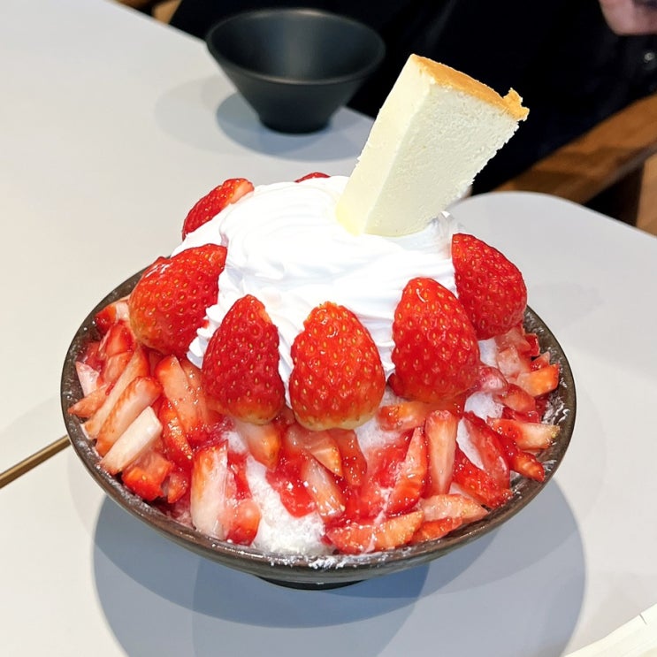 상현역 카페 설빙 광교상현역점 내돈내산 설빙메뉴 딸기빙수 인절미토스트 허니버터브레드 아쉬웠던 솔직후기 네이버 블로그