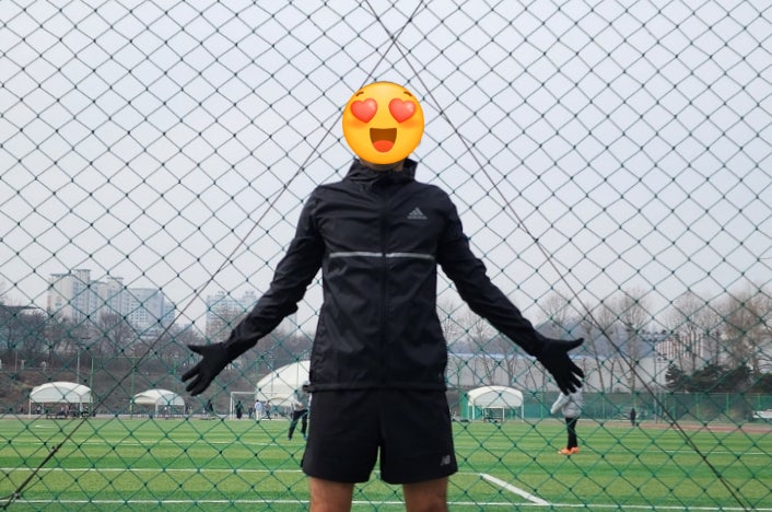 러닝 바람막이 아디다스 오운더런 H58592 후드 자켓 사이즈 실착 후기│윈드브레이커 크기 리뷰 간절기 런닝 복장 : 네이버 블로그