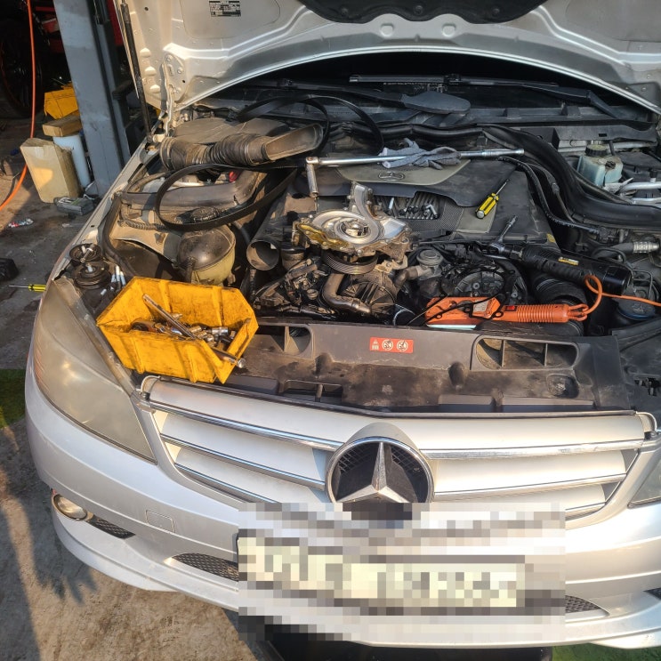 수원 정비소 벤츠 C클래스 W205 워터펌프 냉각수 부동액 누수 누유 고장 굉음 엔진소음 수리 엔진 과열 엔진 소음 엔진수리