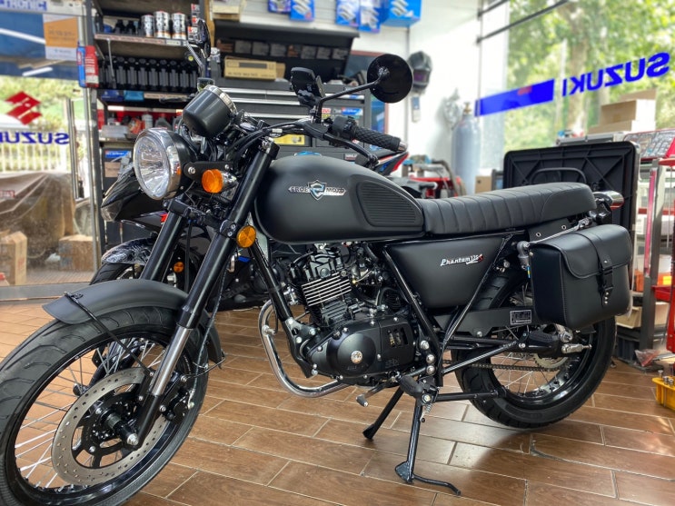 [엘로이] 팬텀125 무광블랙 신차출고~ / 무선충전 핸드폰거치대 / 사이드백 장착 : 네이버 블로그