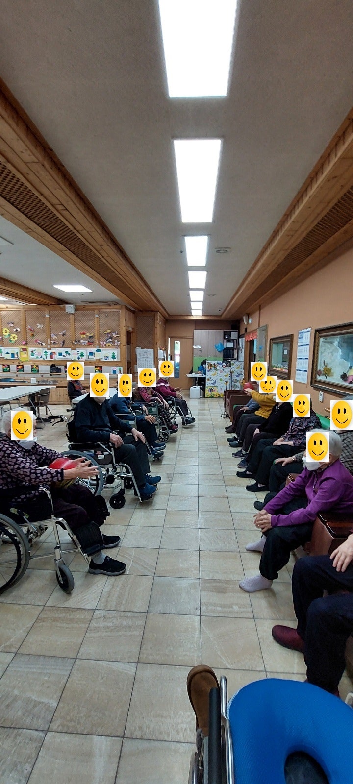 아로마주간보호 어르신 탱탱볼 운동 : 네이버 블로그