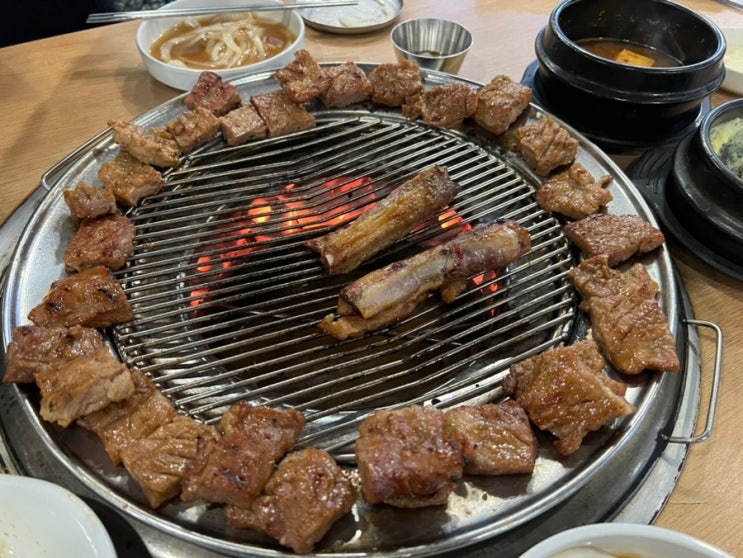 석촌고분역 맛집 내돈내산 두툼하고 부드러운 고기집 흥부골숯불돼지왕갈비 솔직후기 네이버 블로그