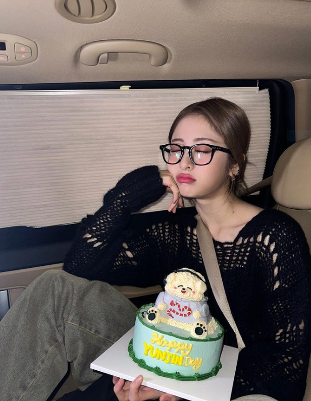 여자 뿔테 추천 르세라핌 허윤진 착용안경청주 애쉬크로프트 긴즈버그 슬림 네이버 블로그