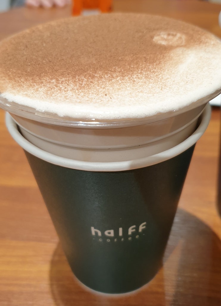 대전 신세계 맛집 하프커피 Halff Coffee 대전 신세계 백화점 5층 베로나 스트리트에 위치한 버터크림라떼 맛집