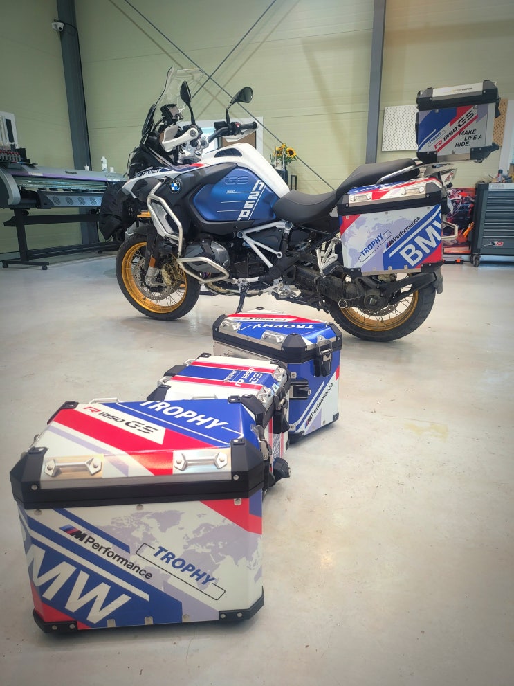[트롤게러지] BMW R1250GS ADV TROPHY 삼박스 반사데칼 부분데칼 포인트랩핑 양주 의정부 랩핑 : 네이버 블로그