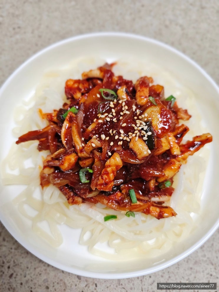 편스토랑 류수영 오징어볶음 오징어볶음칼국수 만드는 법 오징어요리 칼국수요리 어남선생 레시피 한그릇요리 오징어덮밥 술안주 불맛가득
