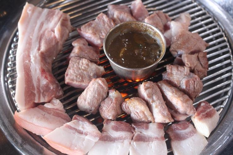 제주도 칠돈가 제주지역 곳곳에서 맛볼 수 있는 칠돈가 백돼지 근고기 흑도야지구이 전문점 제주 칠돈가 네이버 블로그