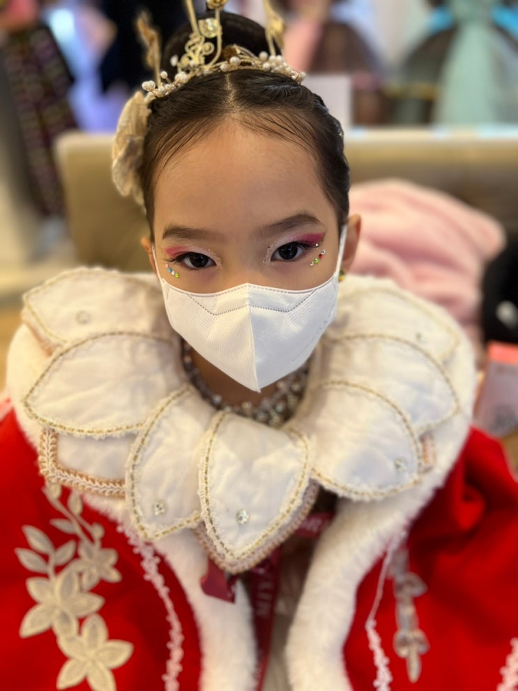 잠실 롯데월드 7세 워킹 퍼레이드 찐 후기 유치원 졸업선물 샤론캣드레스 네이버 블로그