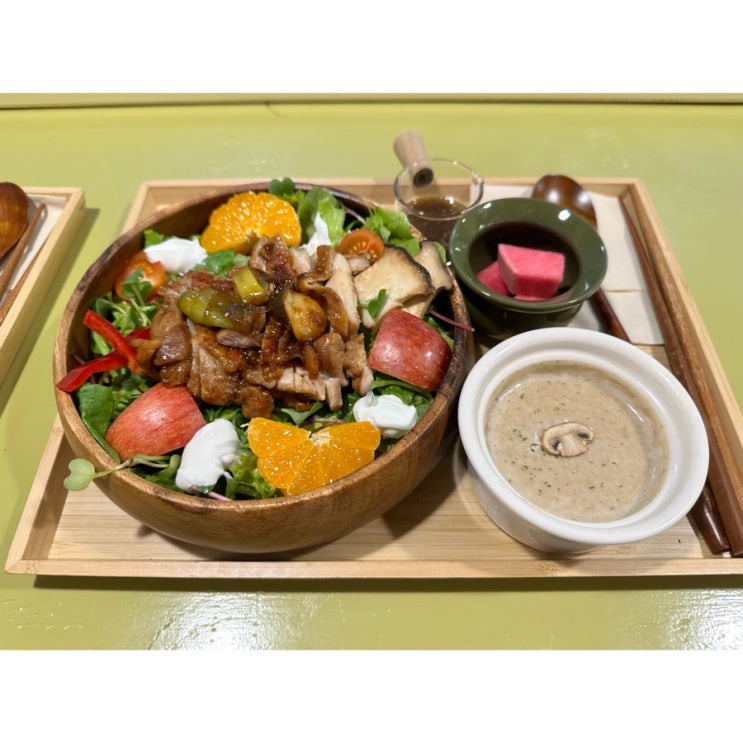 목포 용당동 맛집 집 근처에 이런 곳이 목포 샐러드 밥이 맛있는 한옥 카페 야자수 애견 동반 카페 라이 네이버 블로그